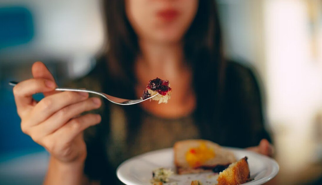 Are You Always Hungry? Here are 8 Reasons Why and How to Stop it - InPeaks