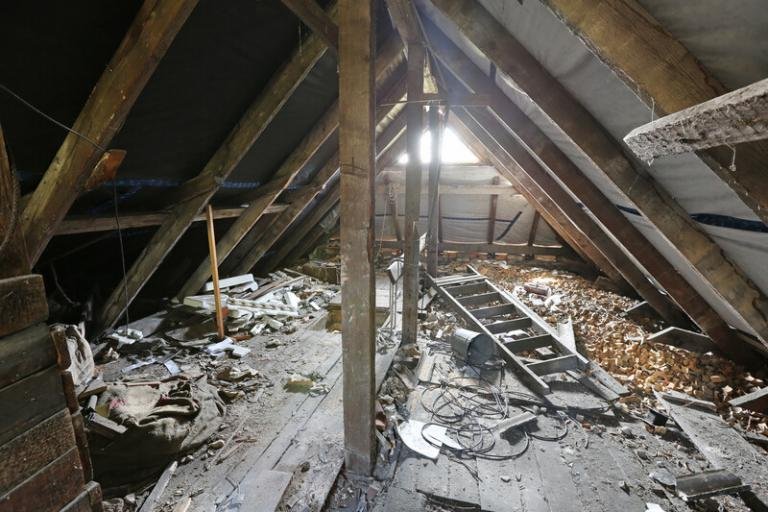 Why You Should Take Precautions When Cleaning Out Your Attic - InPeaks